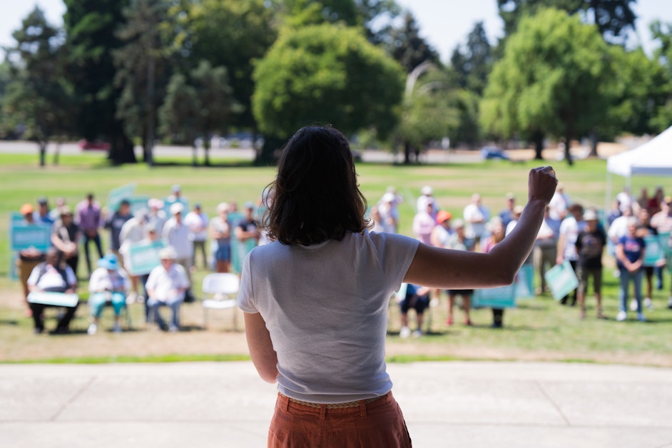 GOTV Washougal Rally with Marie, Senator Maria Cantwell, and Rep. Suzan DelBene! · Swing Left