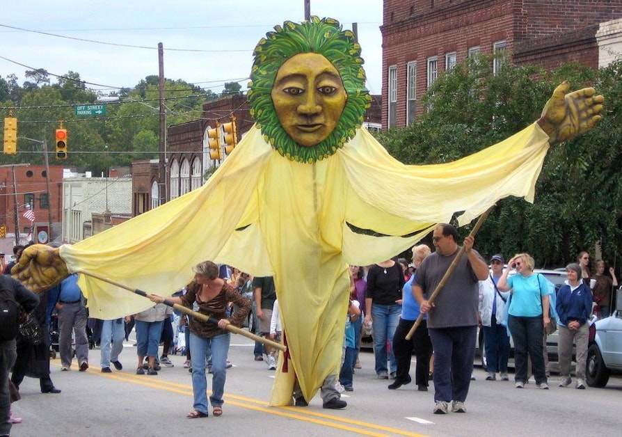 Giant Protest Puppets Work Session · Mobilize