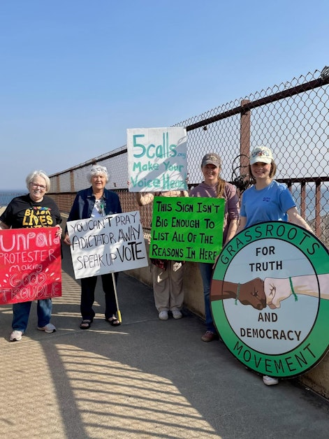 Bridge Brigade Fridays at 25th Ave East · Mobilize