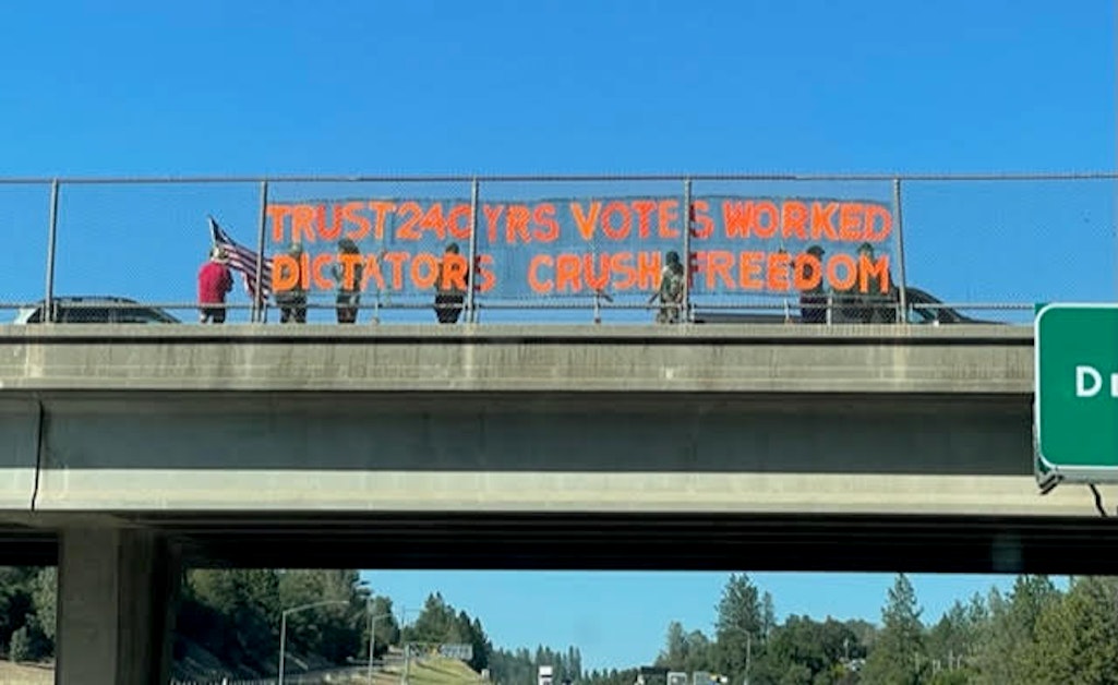 Freeway Banners · Mobilize